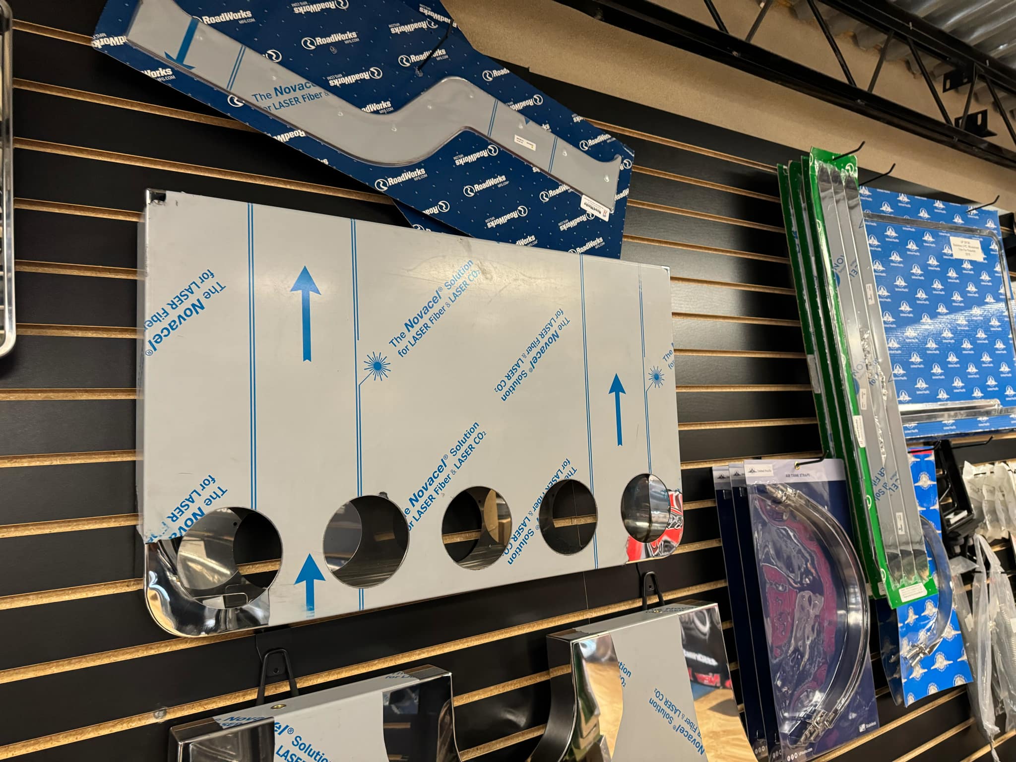 TU-9024 20" Drop Center Panel w/ 4in cutouts on both sides | 495 Chrome ...