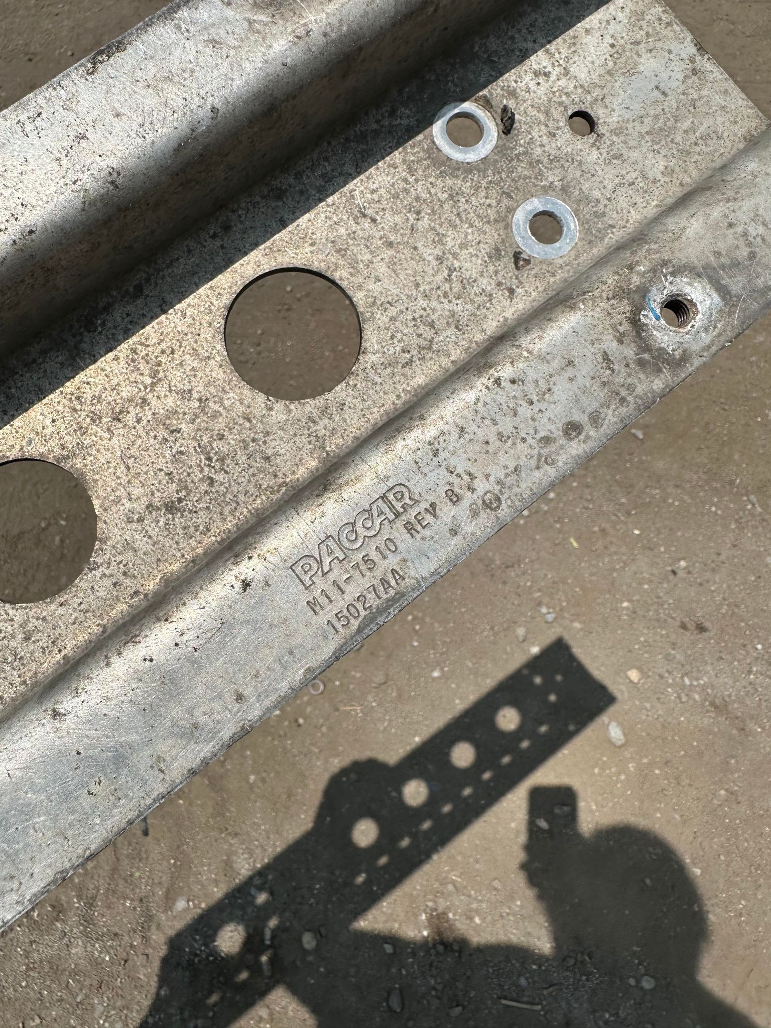 PETERBILT M11-7513 - BRACKET-DPF/SCR BOX, UPPER | 495 Chrome Shop