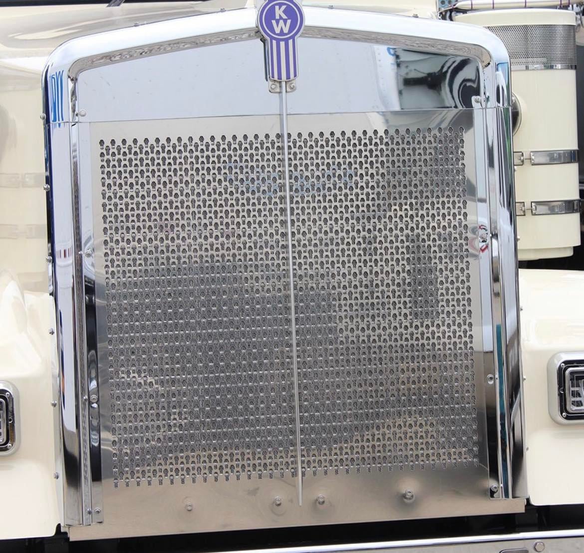 RW 45139-20 Kenworth W900 Stainless Steel KeyHole Punch Grill | 495 ...